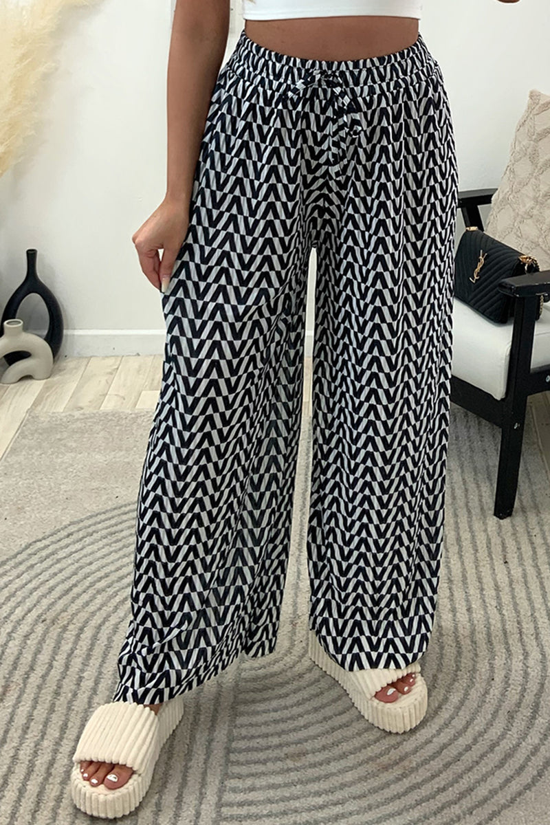 Avaa Black and White Plisse Patterned Wide Leg Trousers – LASULA