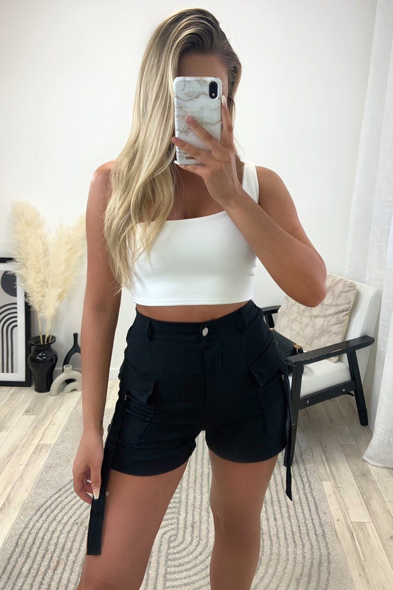 Myla Black Cargo Pocket Detail Shorts – LASULA