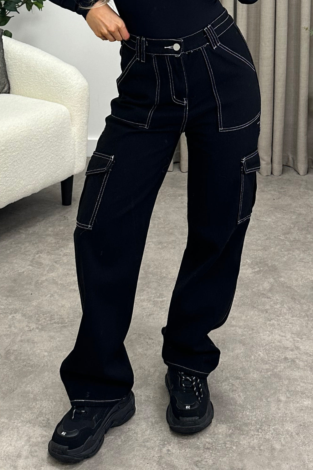 Cassie Black Wide Leg Contrast Stitch Cargo Trousers – LASULA